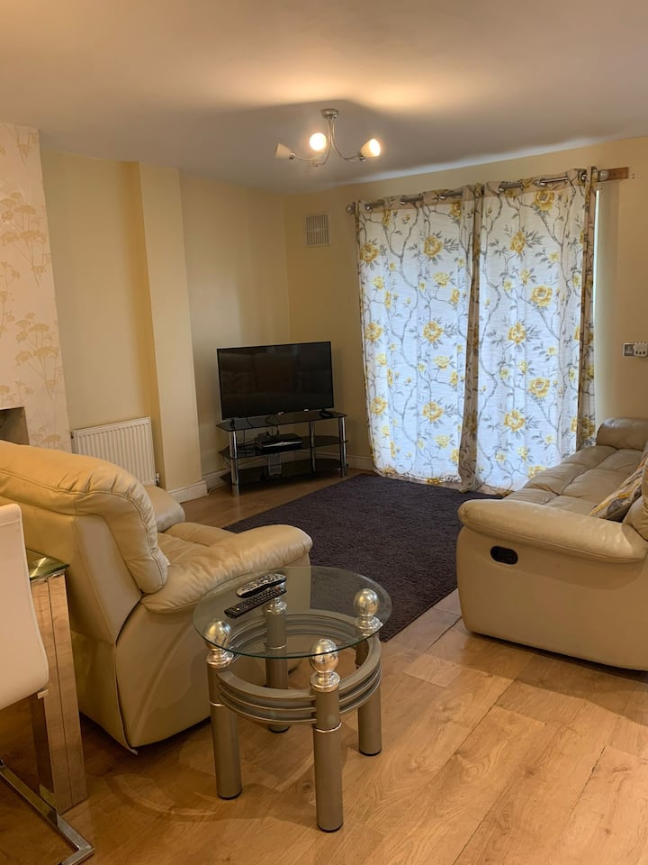 London Homestay With Parking - Dartford