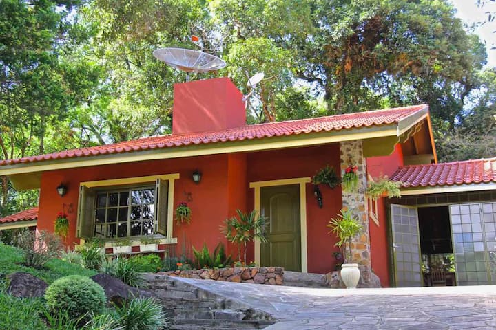10 Pessoas No Centro De Gramado - グラマド