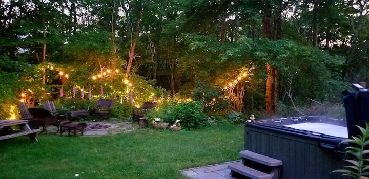 5 Cardinal Rd- Spacious Home W. Hot Tub & Firepit - Sandwich, MA