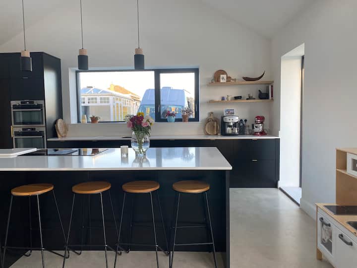 Spacious Family Home Galway - Galway