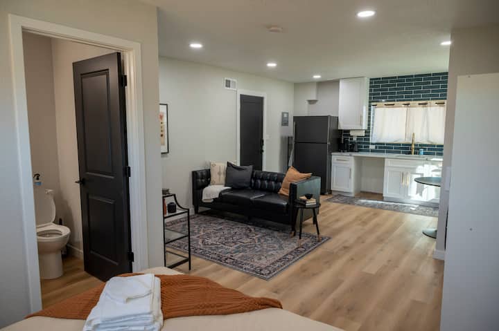 Cozy Studio | Full Kitchen, W/d & Near Hospitals 1 - Denver, CO