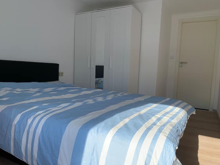 Room 6 With Shared Bathroom In Luxembourg City - Luxembourg