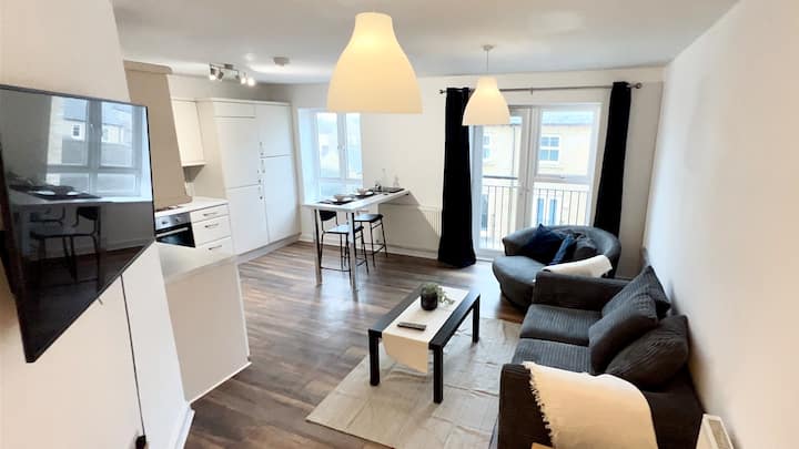 Huge Private Room King Size Bed, Modern Hidden Gem - Bourton-on-the-Water