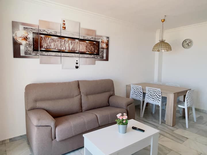 Apartamento Con Garaje Y Piscina - Torremolinos
