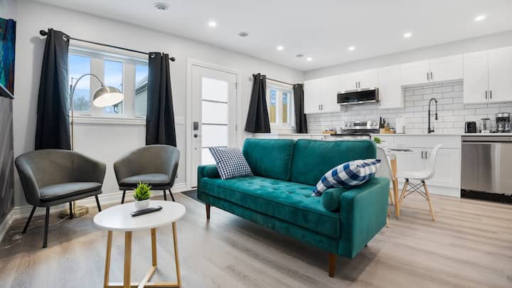 Juravinski Hospital - Emerald Garden Unit 2 Bed - Hamilton