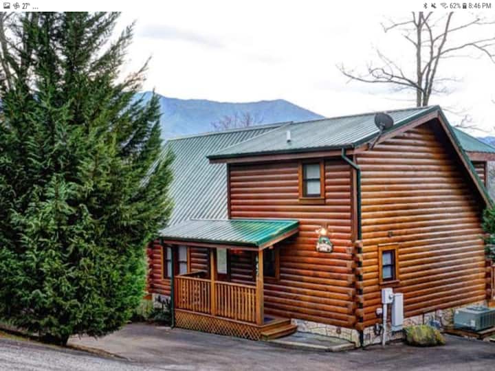 Black Bear Falls Gatlin Lodge - Gatlinburg, TN