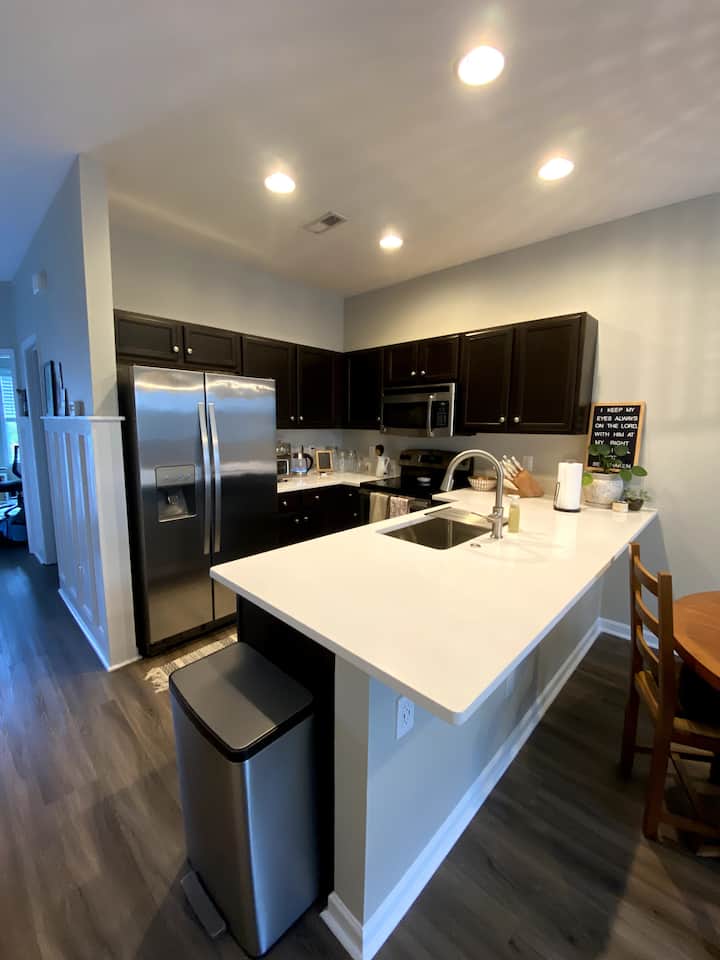 Updated Townhome Near The Beach - Wilmington, NC