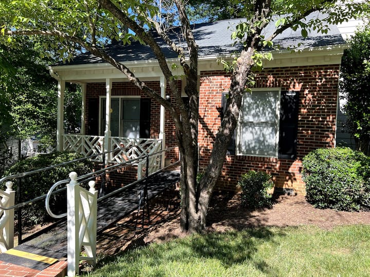 Cary Living Near Downtn Cozy 2/1 - Raleigh, NC