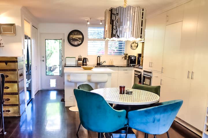 Parisian Townhouse: 2 Bed 2 Bath + Loft Study - 布里斯班