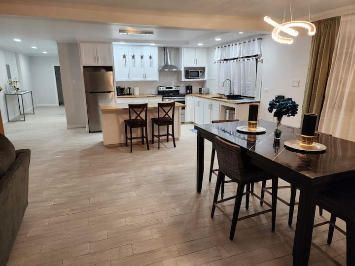 Big Luxury 1 Bedroom 2 Bathroom - Close To Beach - Barbados