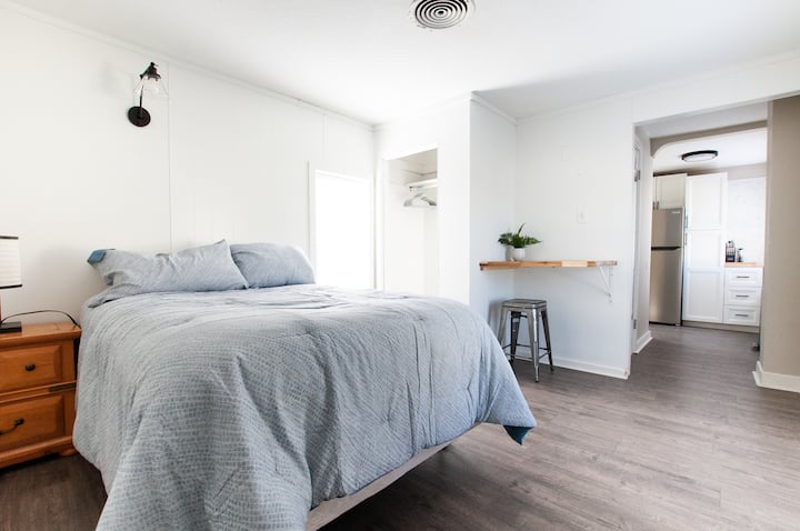 Cutest Private Apartment Downtown Fort Wayne! - Fort Wayne, IN