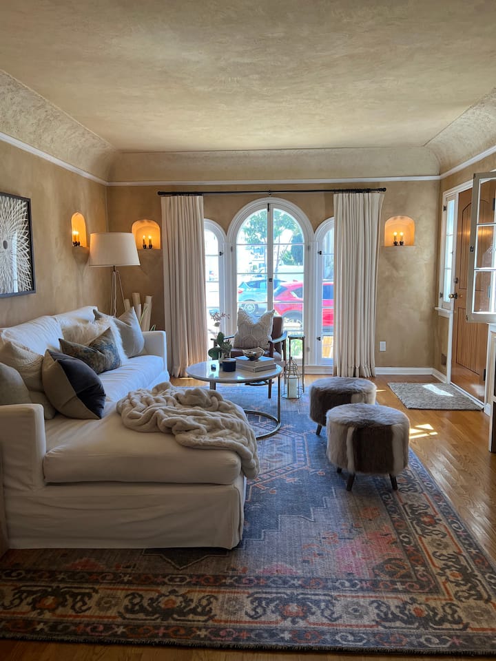 Cozy Spanish Beach Cottage - Long Beach, CA