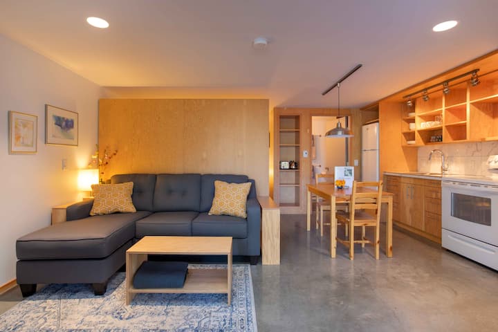 Sweet Mountain Suite #2 - Nelson