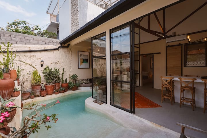 Beautiful Aesthetic Pool Villa In Berawa Canggu - Canggu