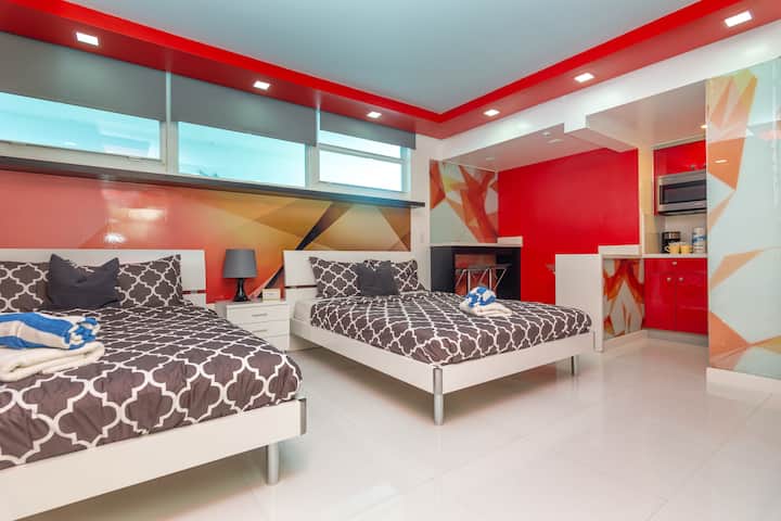 Oceanfront Resort Apt With Free Parking - Miami Beach, FL