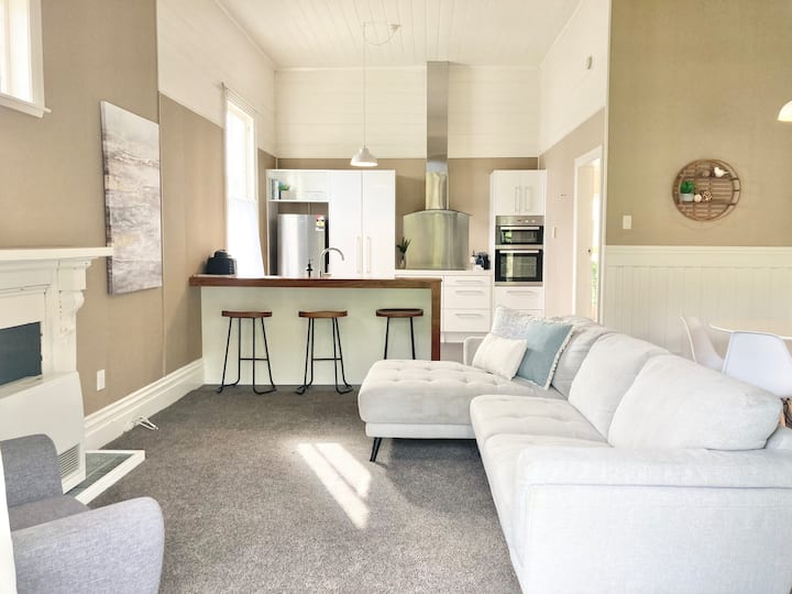 Riverside Villa - Whanganui