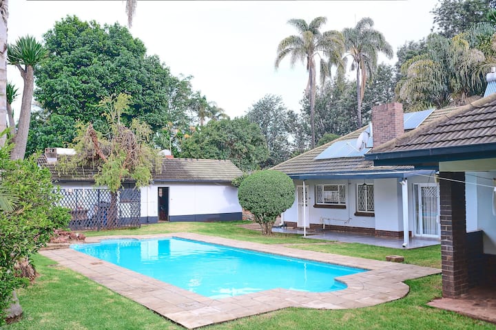 Gecko Residence - 4 Bed With King Suite - Harare