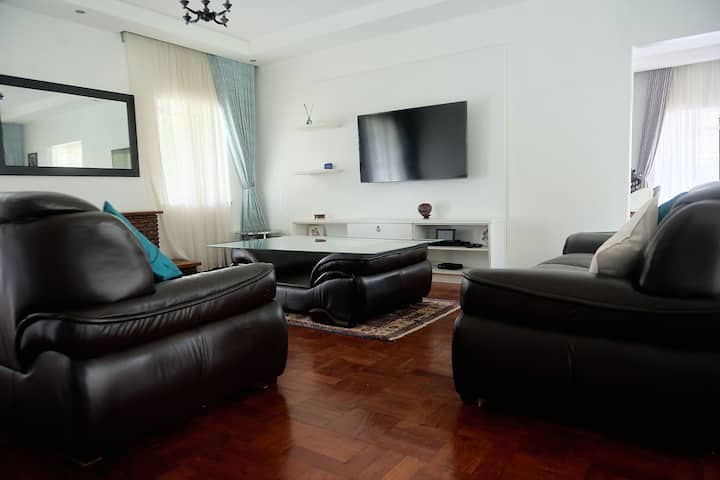 Gecko Residence - 4 Bed With King Suite - Harare