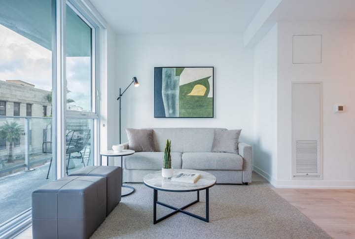Level Long Beach - Spacious One Bedroom Suite - Long Beach, CA