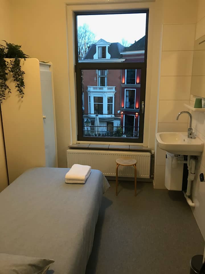 1 Persoonskamer Met Wastafel En Gedeeld Sanitair - Deventer