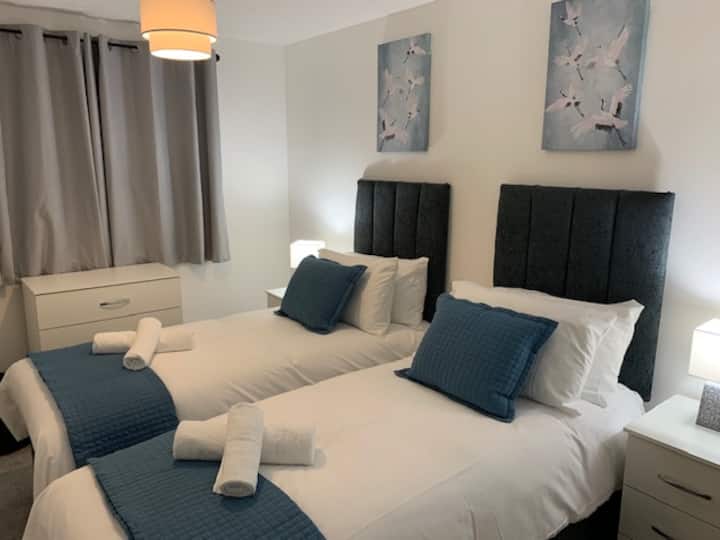 Watford Th13 Contractors And Families - Watford