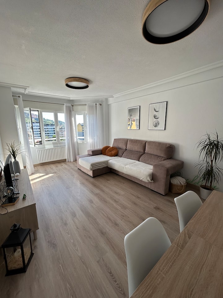 Apartamento Amplio En Oviedo - Oviedo