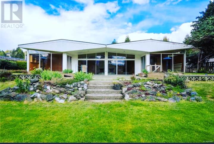 Mid Century Waterfront - Lake Cowichan