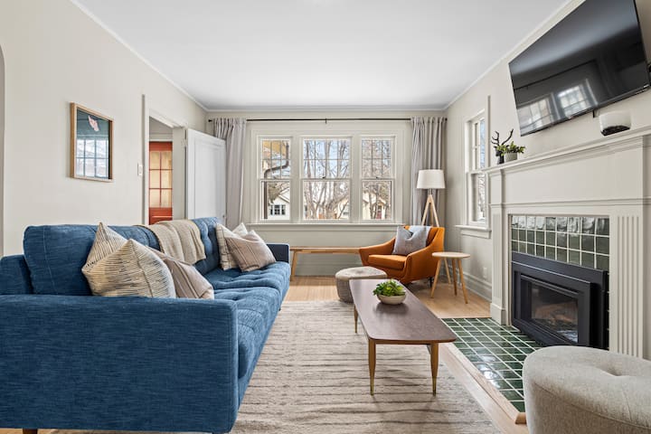 Pet Friendly | Central Location | Renovated - Edmonton