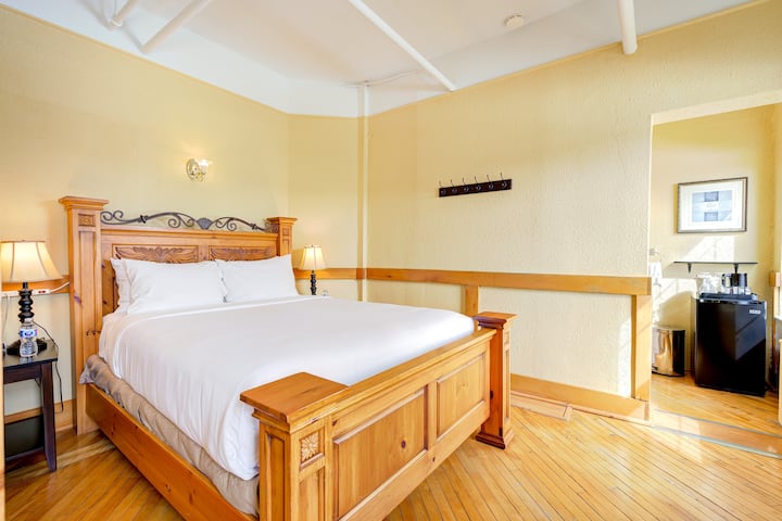 Signature Suite At The Stratford Hotel - Stratford