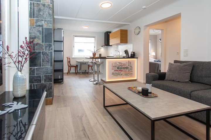 Room 65, In Heart Of Reykjavik - 雷克雅維克