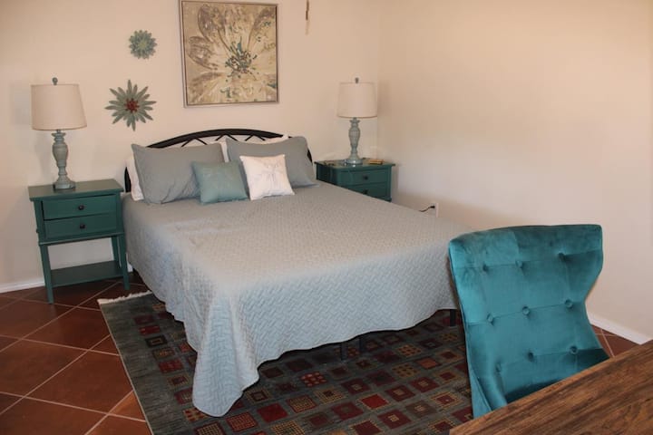 Cozy Suite In Southwest Home - Las Cruces, NM