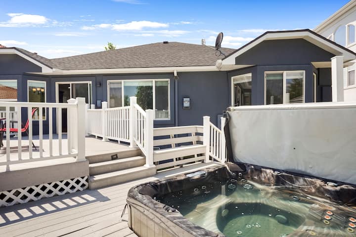 Huge Downtown Getaway! W/hot Tub - Denver, CO