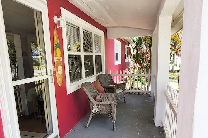 Pink Paradise Beachside Bungalow - Melbourne, FL