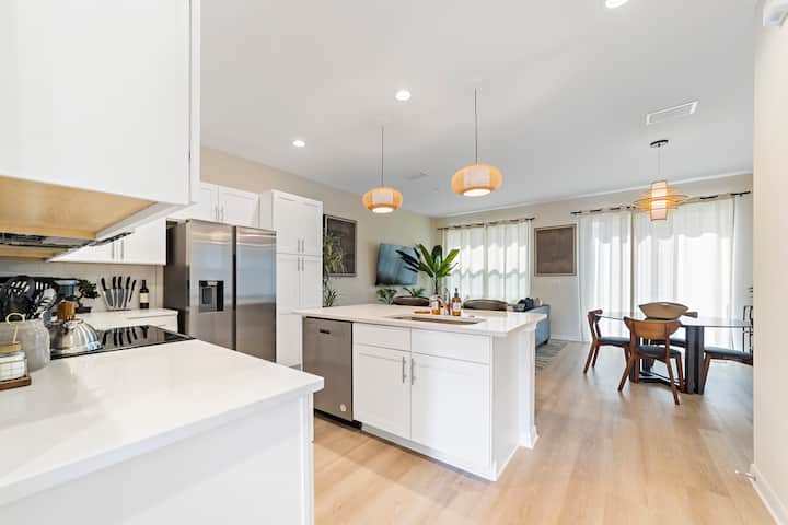 Serenity House: Tampa Getaway 3bed/2.5bath - Tampa, FL