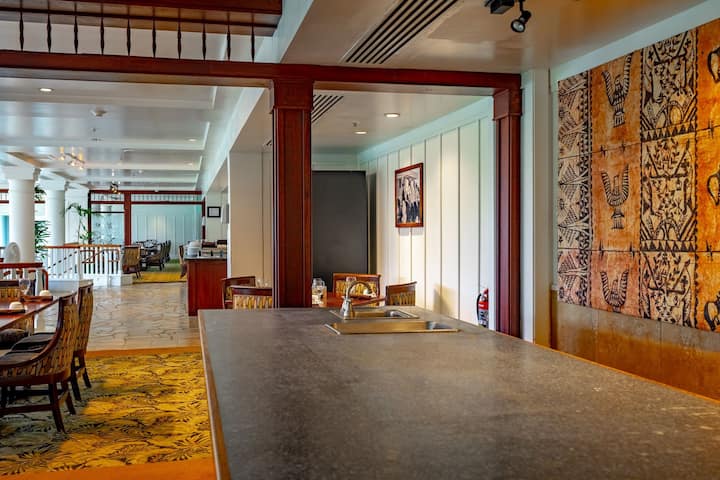 Clean Oceanview Elegance With King Bed - Lihue, HI