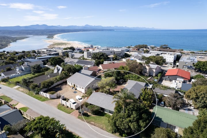 One Bed In A Six Bedroom Mixed Shared Dorm - Plettenberg Bay