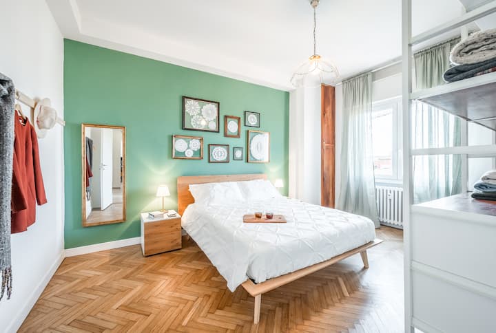 [Un Balcone Sui Tetti] - Dalla Bruna - Modena