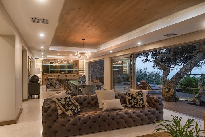 Zimbali Beachfront House - Dolphin Coast