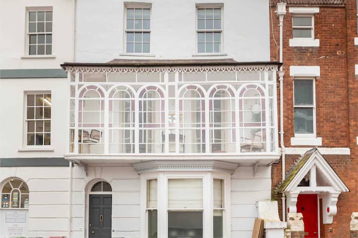 Beautiful City Centre Flat W/ Parking - Exeter