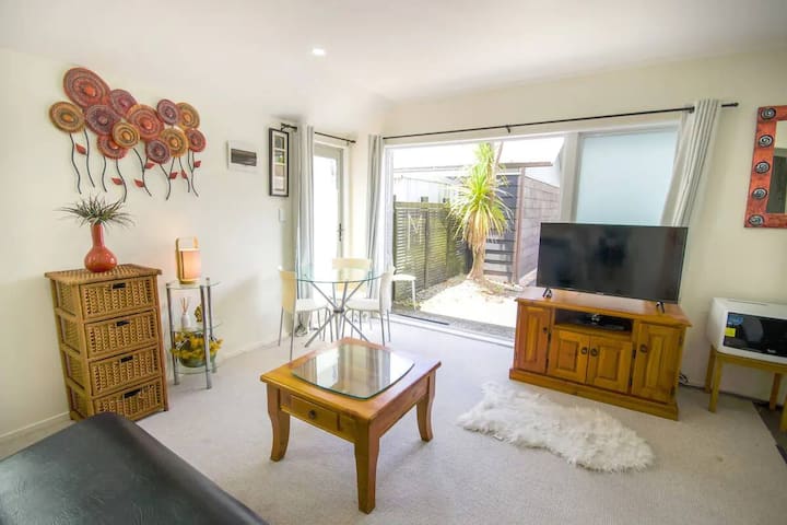 Beautiful & Bright Studio Apt - Waiheke Island