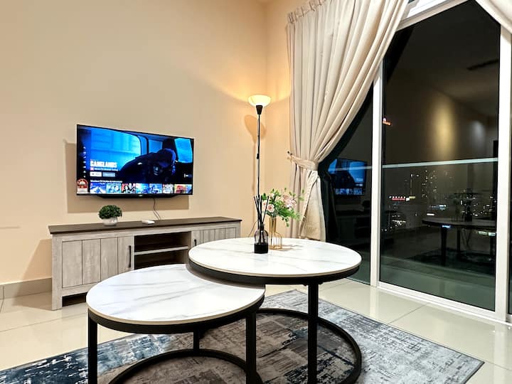 Warmest House @ Tg Wi-fi Nextflix Free Shuttle Van - Johor Bahru