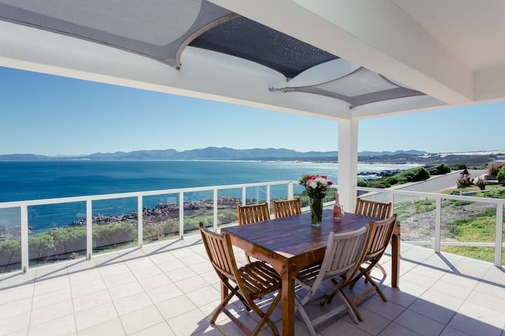 49 On Cliff - Pearly Beach