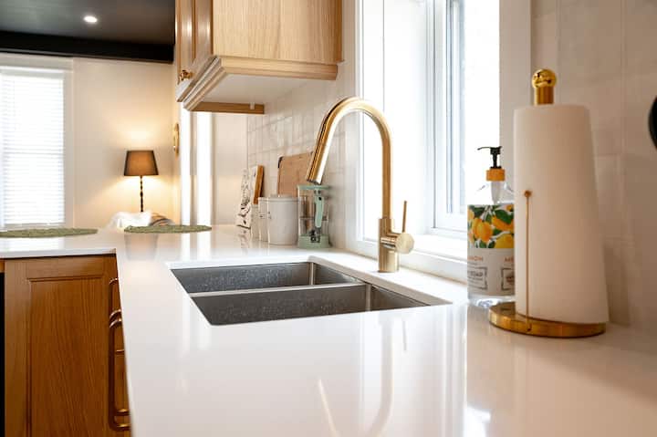 The Walnut On Victoria Park - 2 Bed | 1 Bath - Waterloo