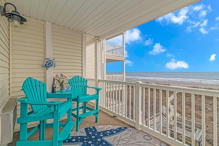 The Salty Clam- Corner Oceanfront Condo / King Bed - North Myrtle Beach, SC