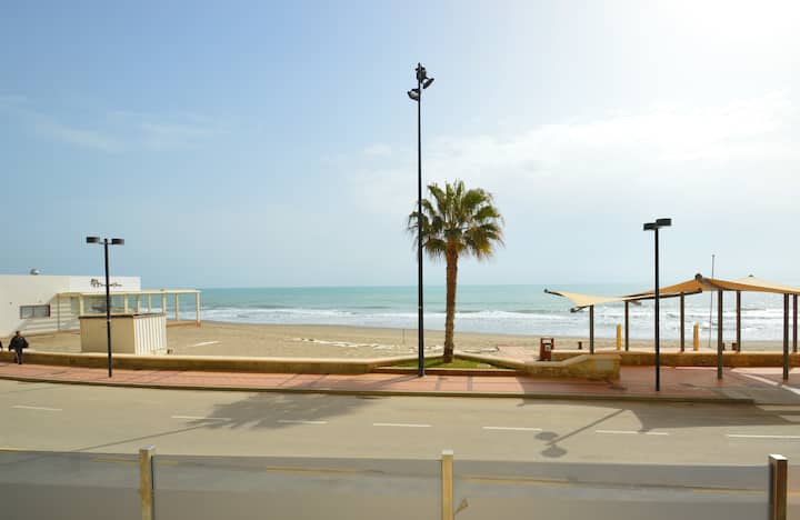 Fuengirola. Primera Línea De Playa. 2 Dormitorios. - Fuengirola