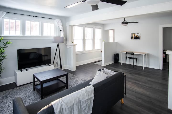 Bright & Open Home - Ask For Healthcare Discount - Saint Paul, MN