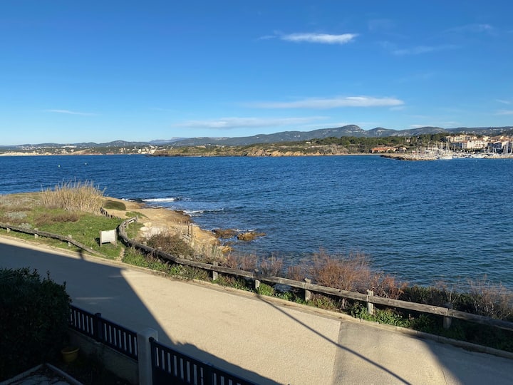 Maison Les Pieds Dans L'eau. - Six-Fours-les-Plages