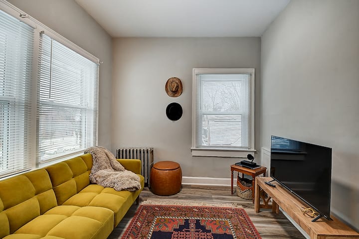 Butler University Apartment! | 1 Bd, 1 Br - Indianapolis, IN