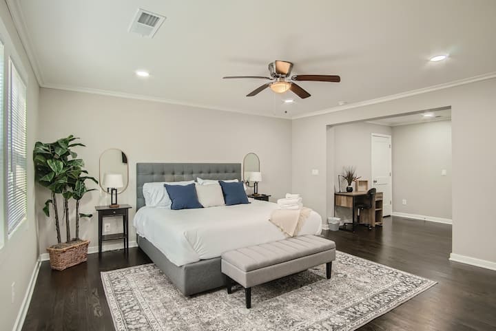Three Bedrooms | Sleeps Groups | Close To Stadiums - Atlanta, GA