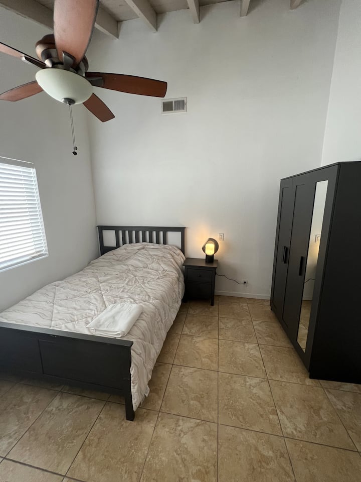 Bishop Room 4 - Tempe, AZ